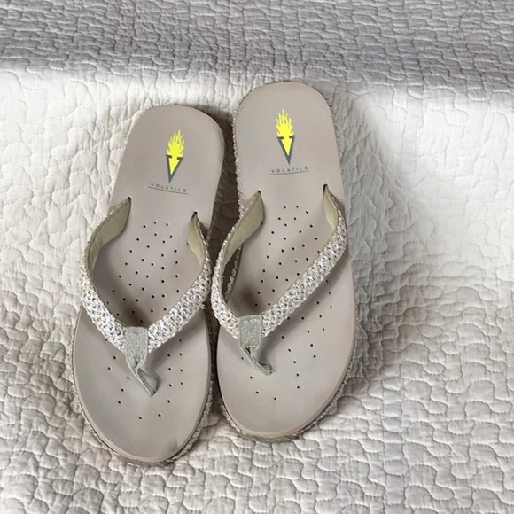 Volatile | Shoes | Volatile Flip Flop | Poshmark
